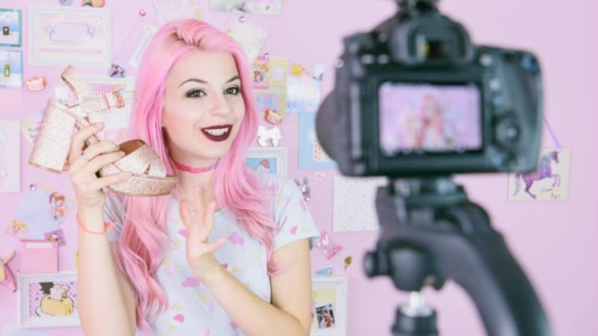 Modern Vlogging Guide | How to Become a Successful Vlogger - Free ...
